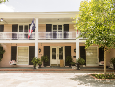 University of Texas Sorority Houses | Hiking In Heels